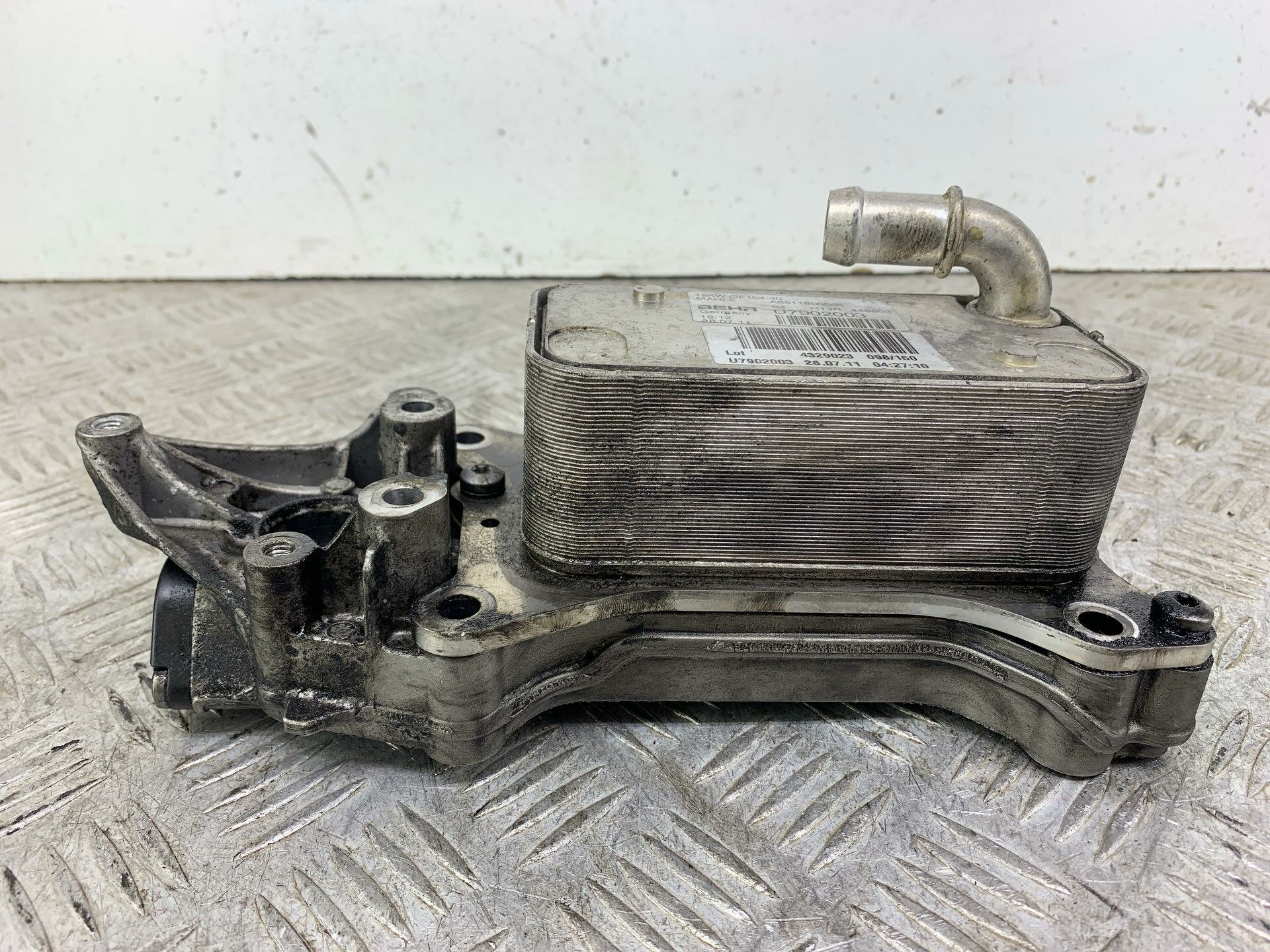 Теплообменник масляного фильтра Mercedes-Benz E W212 C207 2011 70362380