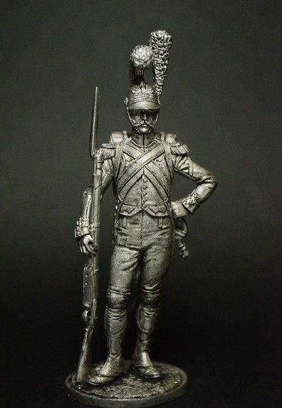 Оловянный солдатик Рядовой роты гвардейских инженеров. Франция, 1811-15 Наполеоновские войны