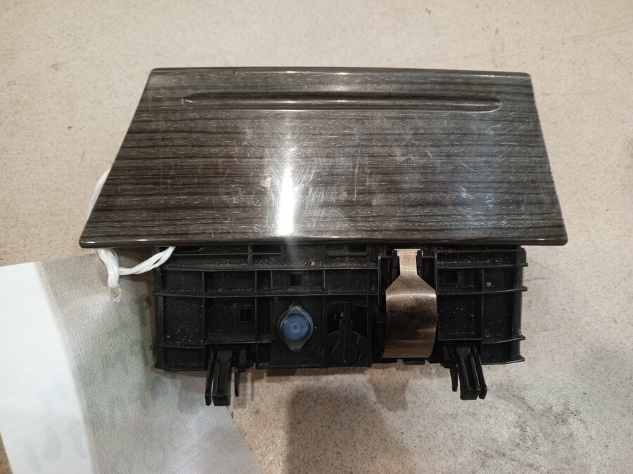 Пепельница передняя от Ford Focus 2 2008-2011