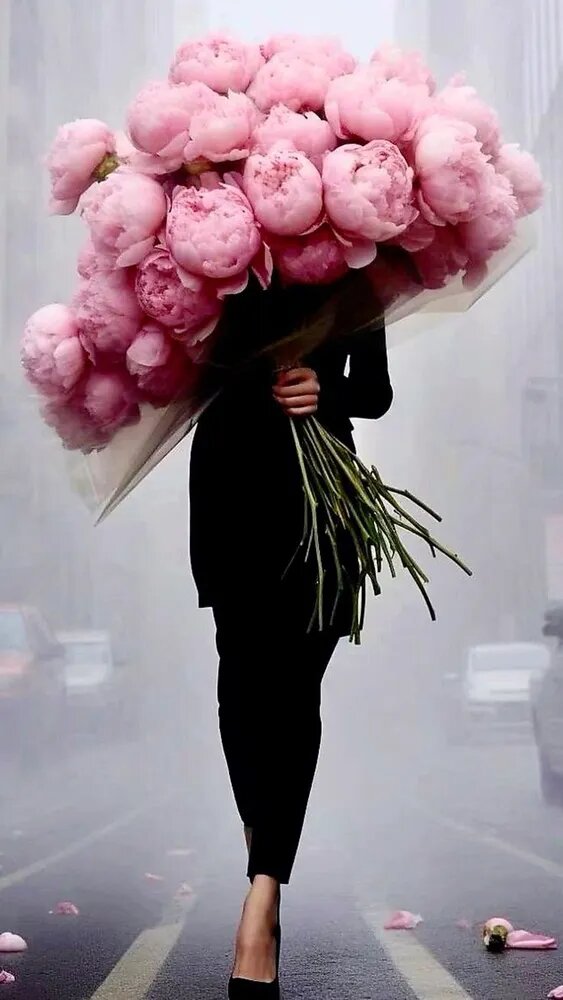 Алмазная Мозаичная Вышивка Расписанная Стразами "Девушка С Букетом Пионов" 40х50 См