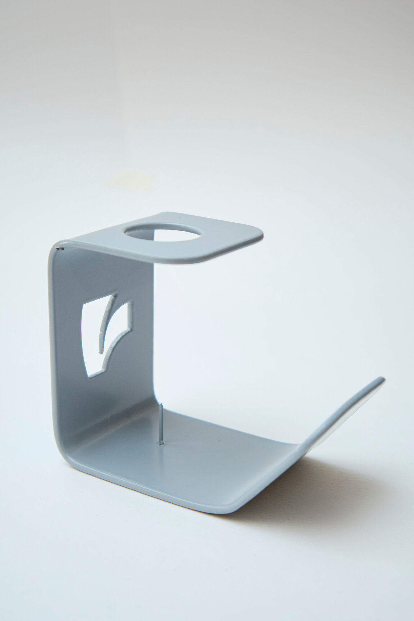 Подсвечник Grey VOLNUETSA — минималистичный металлический подсвечник