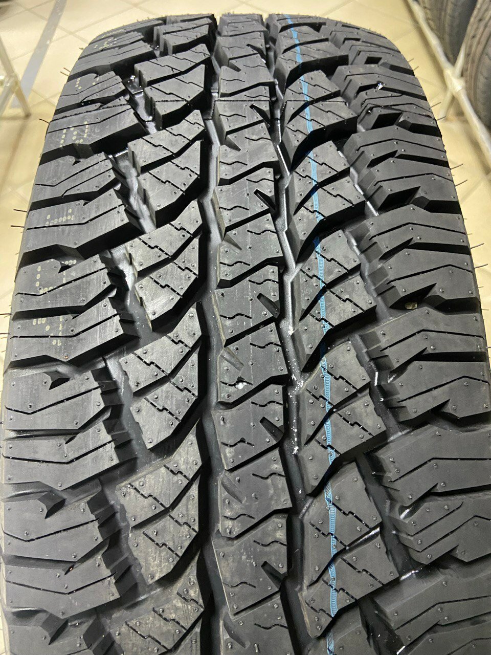 R-17 265/65 Centara Adventure A/T 120/117S LT