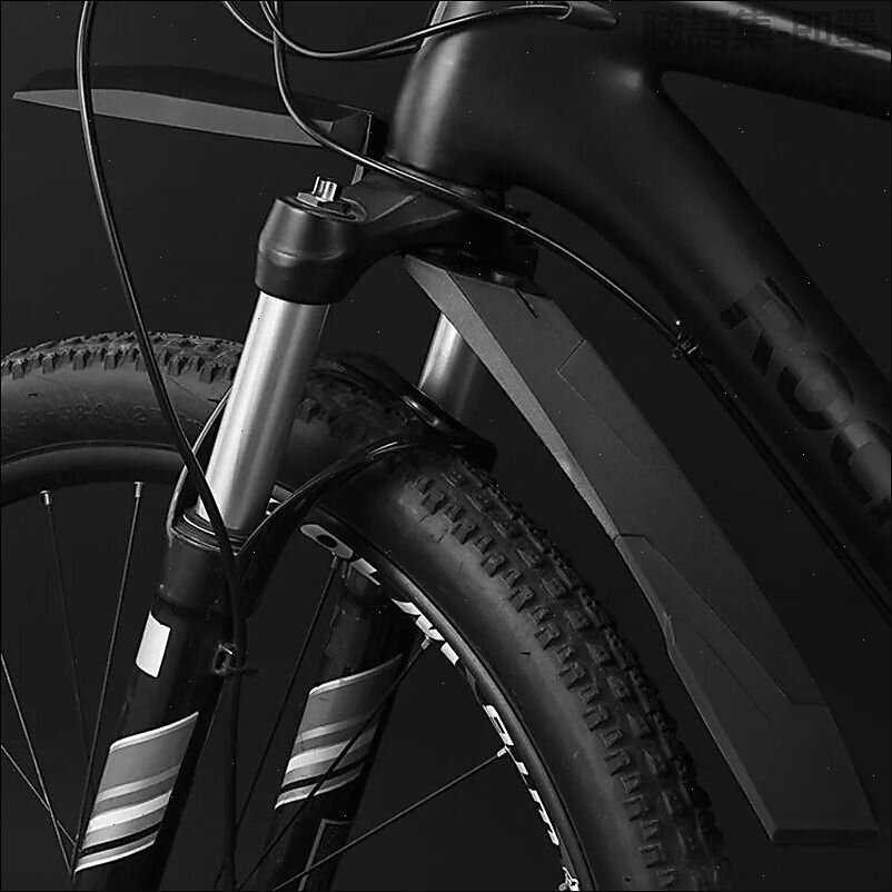 Велосипедное крыло 26 дюймов, пластиковый материал ПП, регулируемый угол, подходит для отверстий вилки 2226,4 мм, черное.