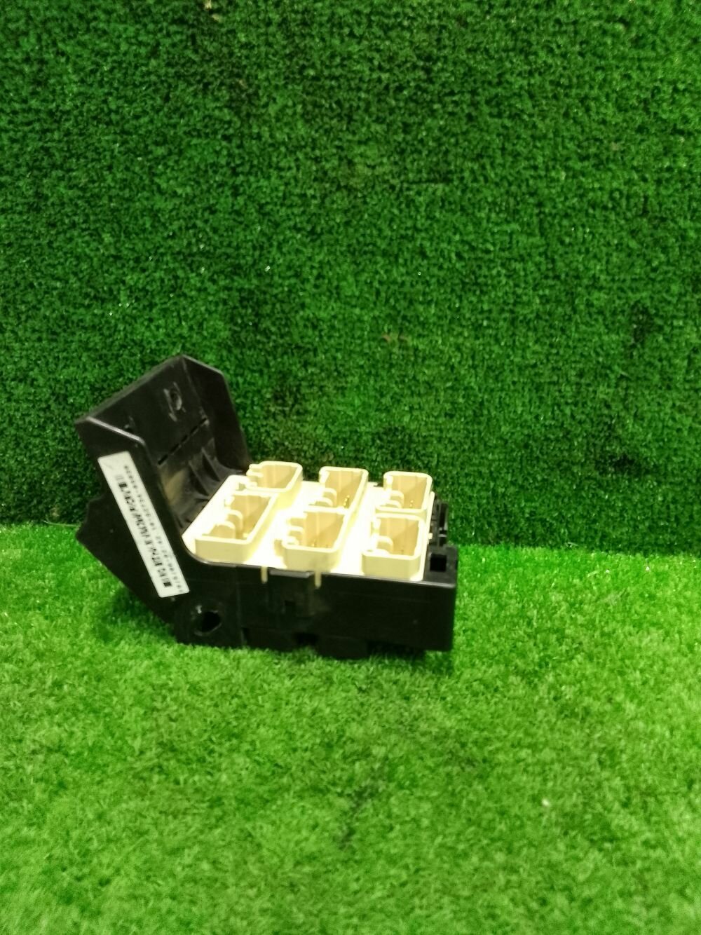 Блок предохранителей реле Toyota Avensis t250 Б/У с пробегом