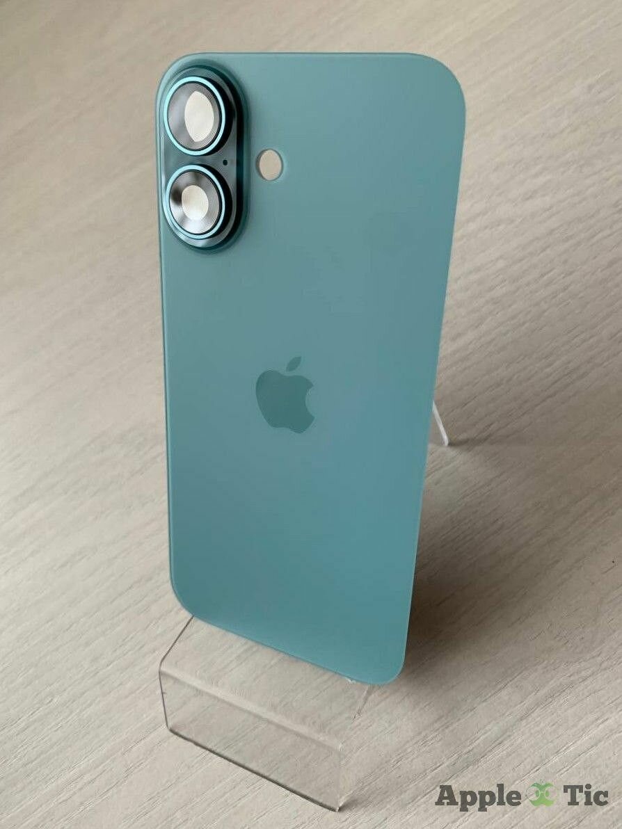 Задняя крышка iPhone 16 в сборе с окошками камеры (Green) зеленая