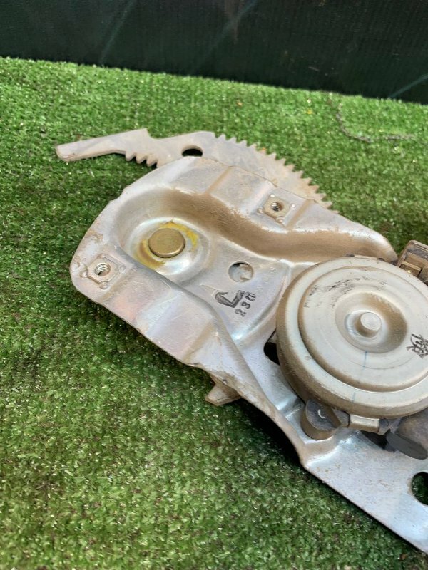Электростеклоподъемник Левый Задний Mazda Protege 2001 (1.6 ZM) Б/У с пробегом Арт. 11048 — фото 1
