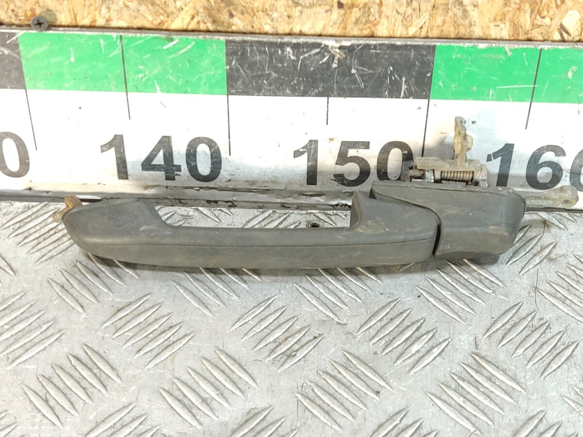 Ручка двери задней левой VAZ NIVA 21236205151