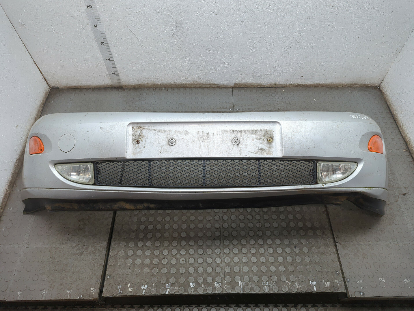 Бампер передний Ford Focus 1 Б/У