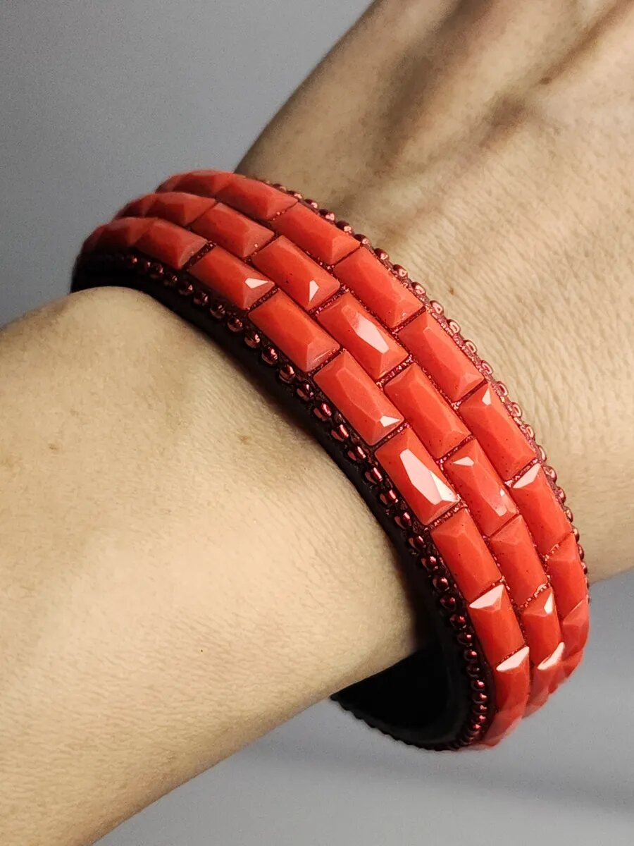 Браслет-бэнгл, пластик