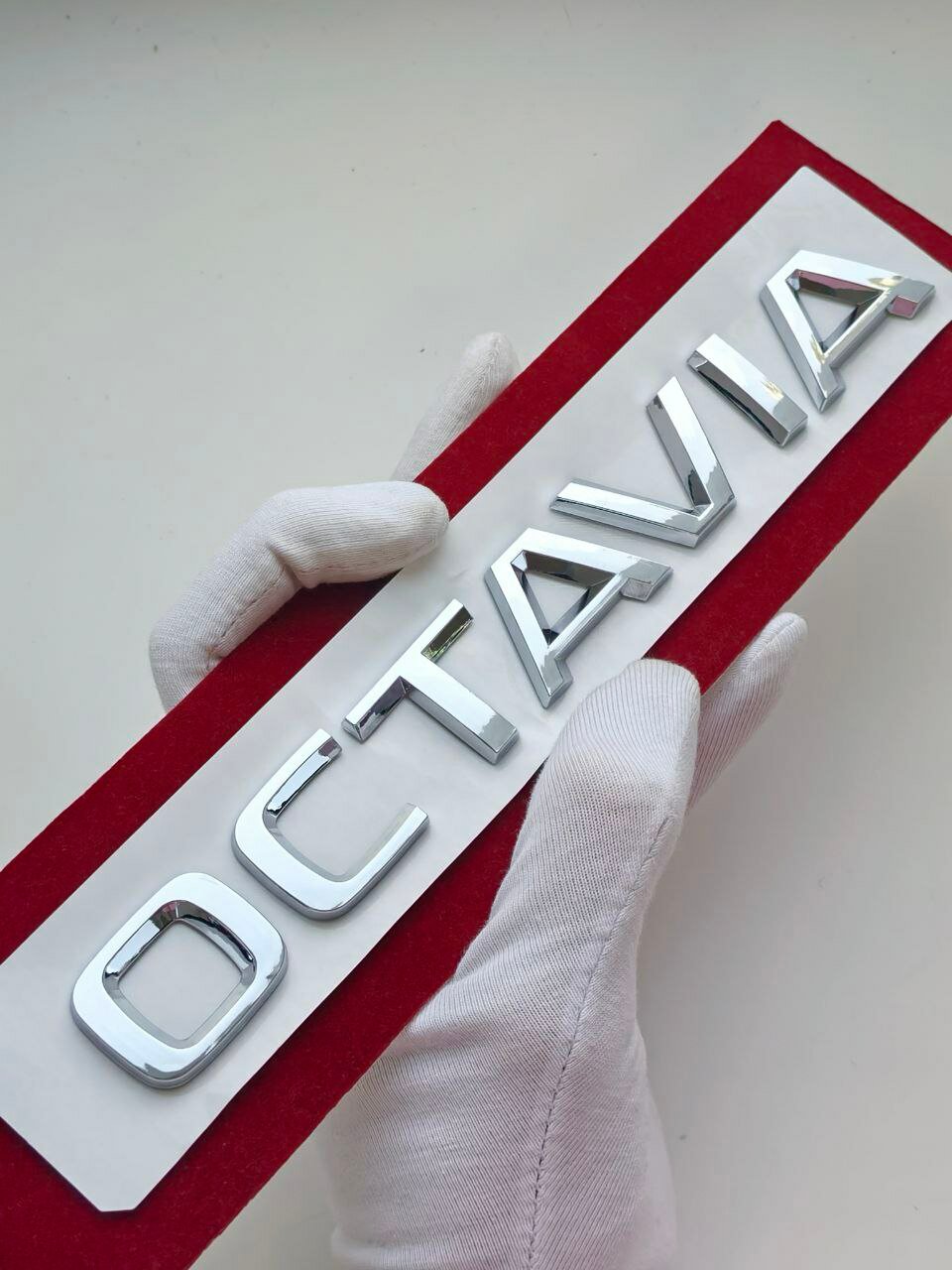 Надпись Octavia для Skoda , шильдик Octavia на Skoda (1шт.)