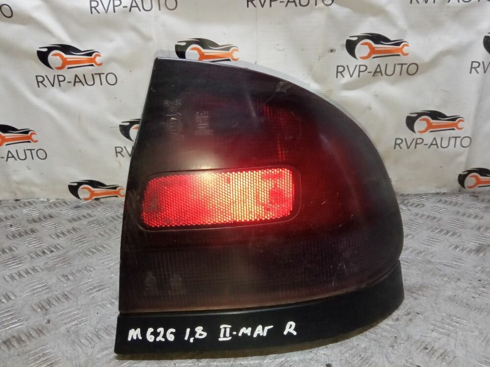 Фонарь задний правый Mazda 626 GE 1991—1997 8DGX-51-150A