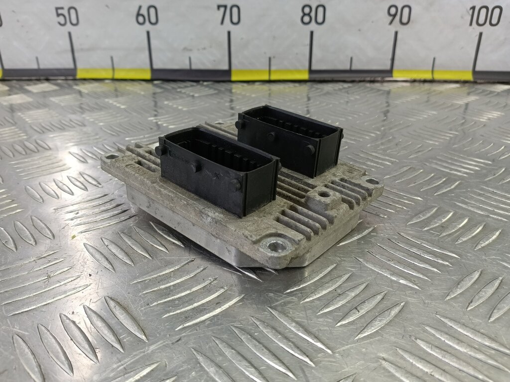 Блок управления двигателем Б/У для Fiat Doblo I рестайлинг (2005—2015) 51798636