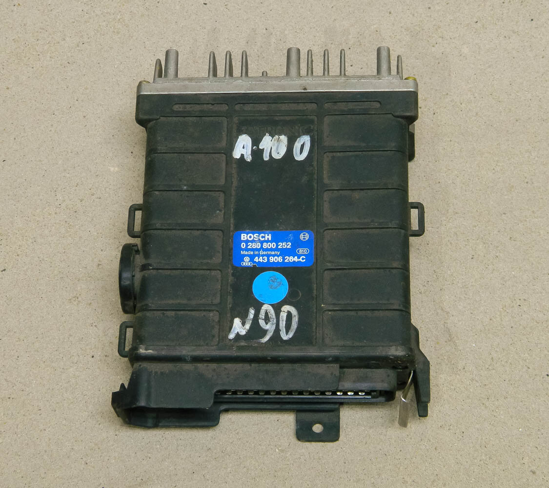 Блок управления ДВС Audi 100 C3