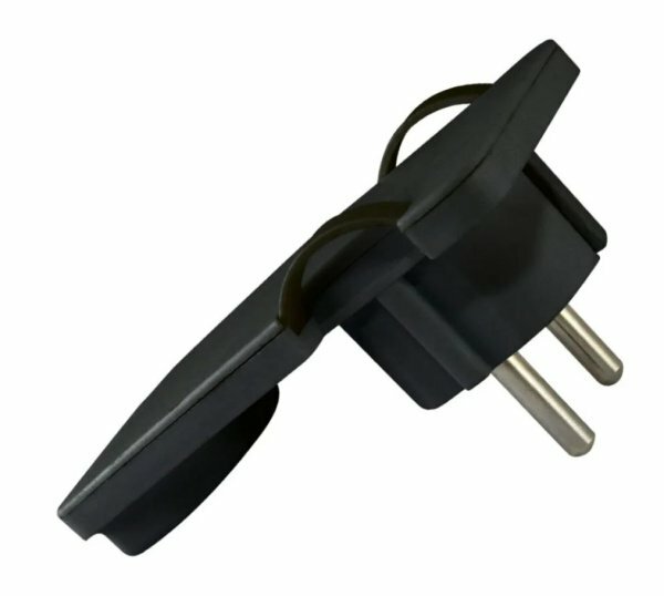 Вилка угловая плоская с/з черная 16А TDM