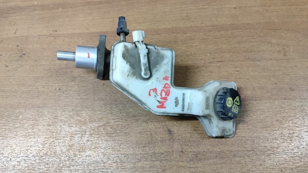 Главный тормозной цилиндр Mazda 3BK