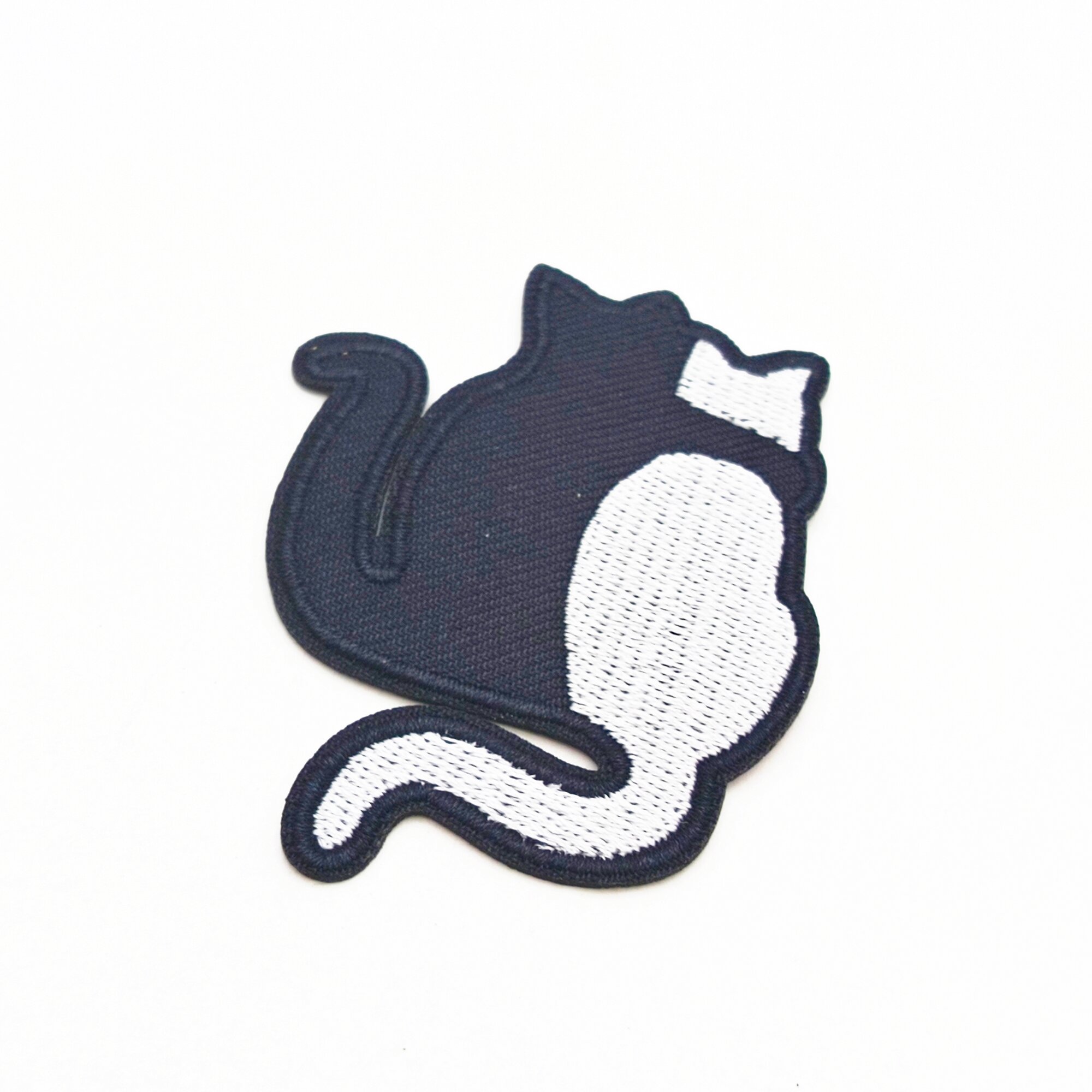 Термоклейкая нашивка для одежды и вещей "Любовь между котиками" / Черный / 1 шт.