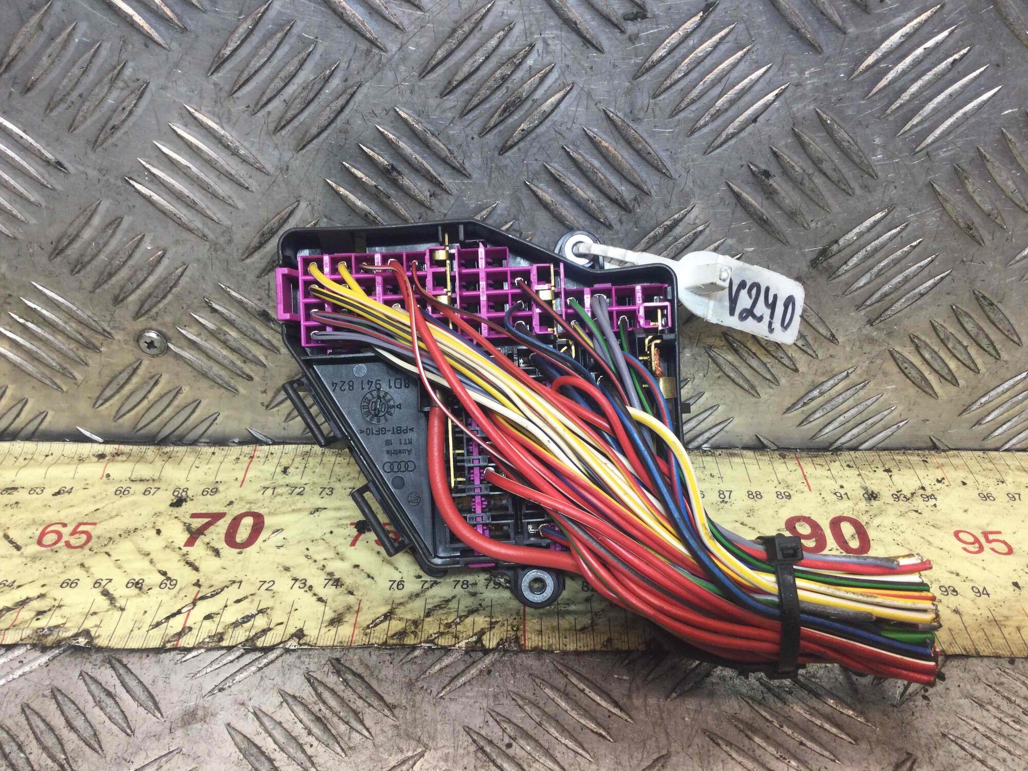 Б/У Блок предохранителей Volkswagen Passat B5 (1996-2000) 2000 г.