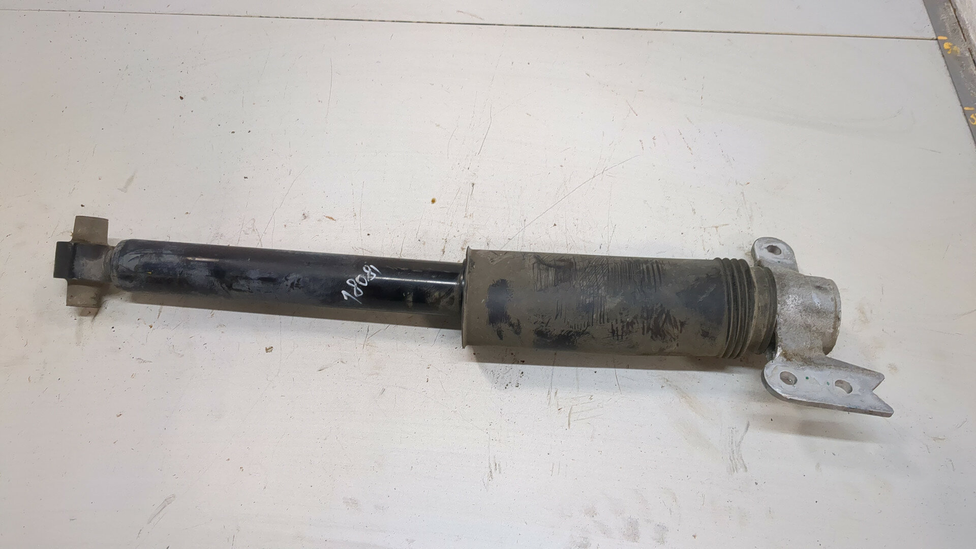 Амортизатор подвески левый задний GMC Terrain Б/У