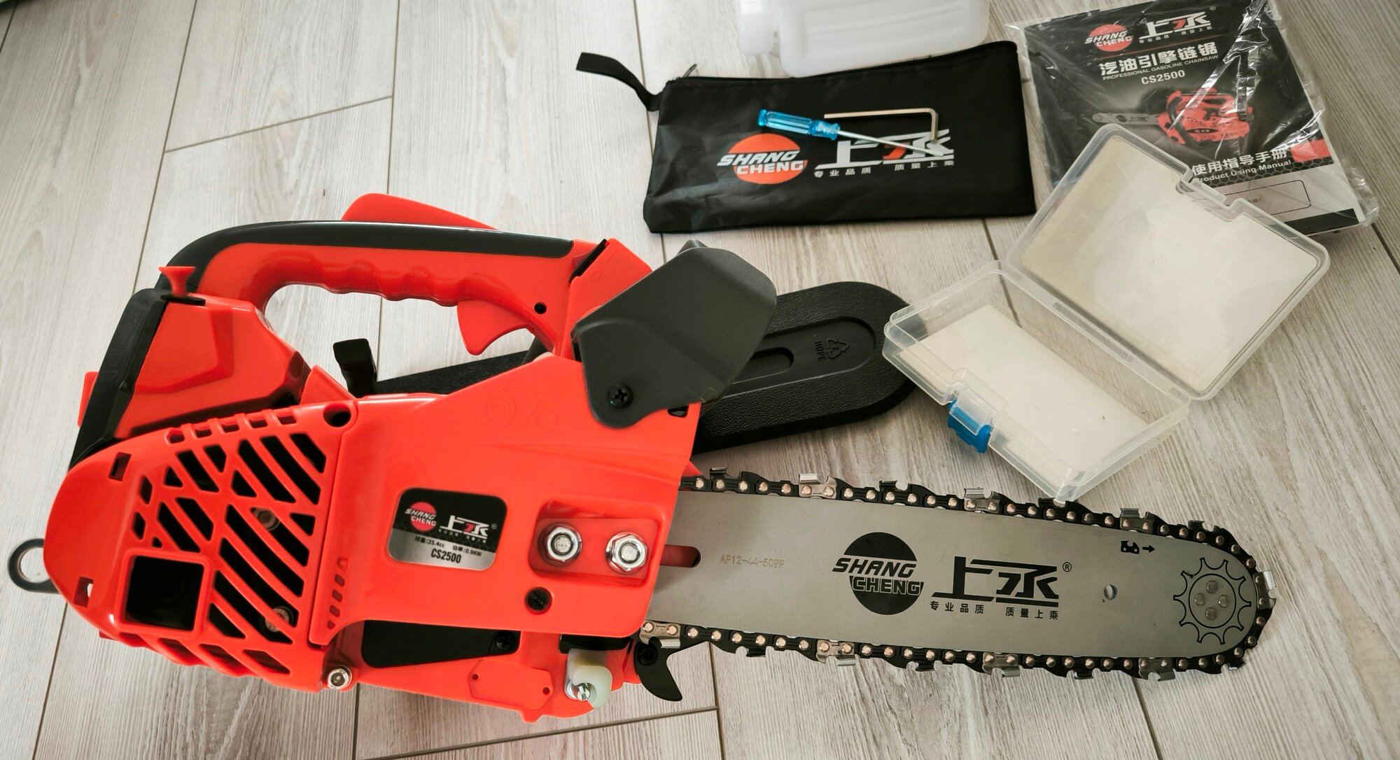 Мощная компактная одноручная бензопила SHANG CHENG, шина 30 см