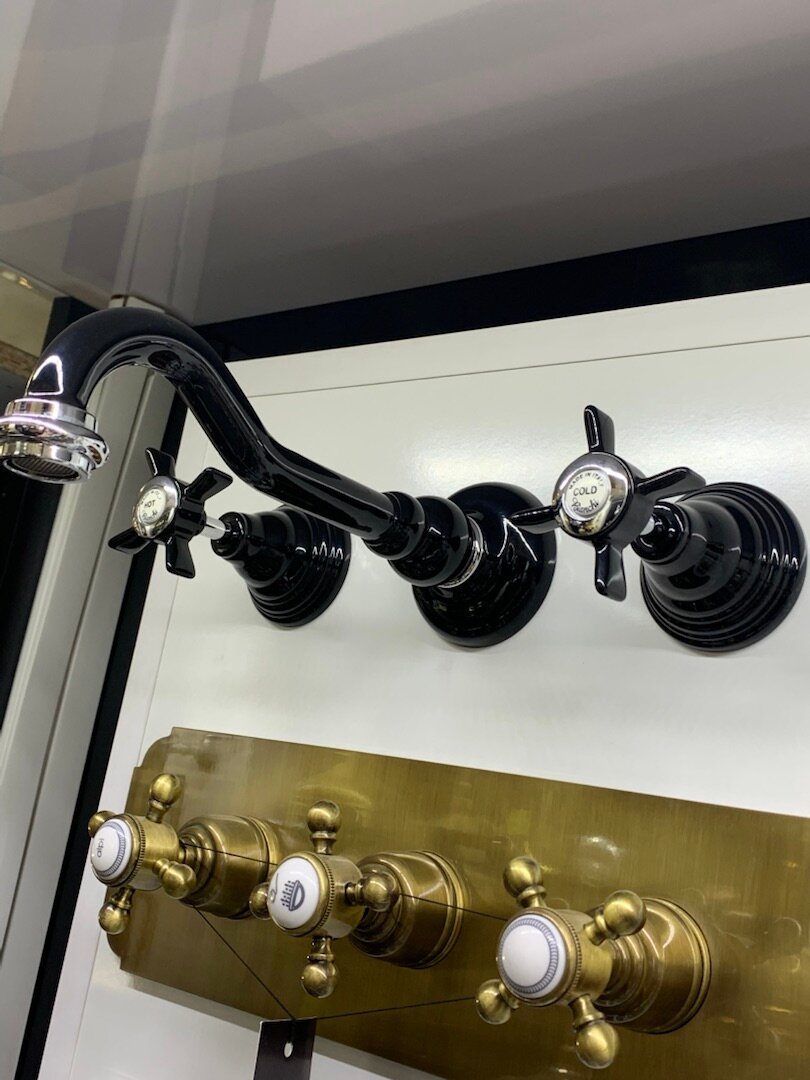 Смеситель для раковины настенный встроенный на 3 отверстия BIANCHI OLD ENGLAND LVBOLE202300NLC черны