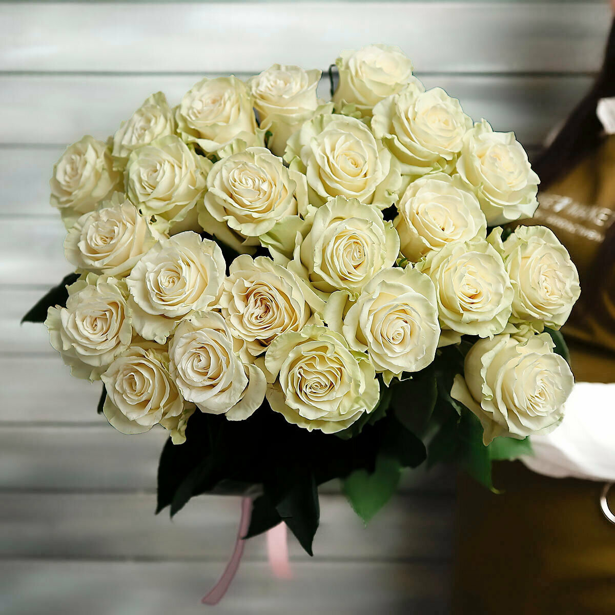 23 белые розы Эквадор, высота 50 см, монобукет от Букет Маркет