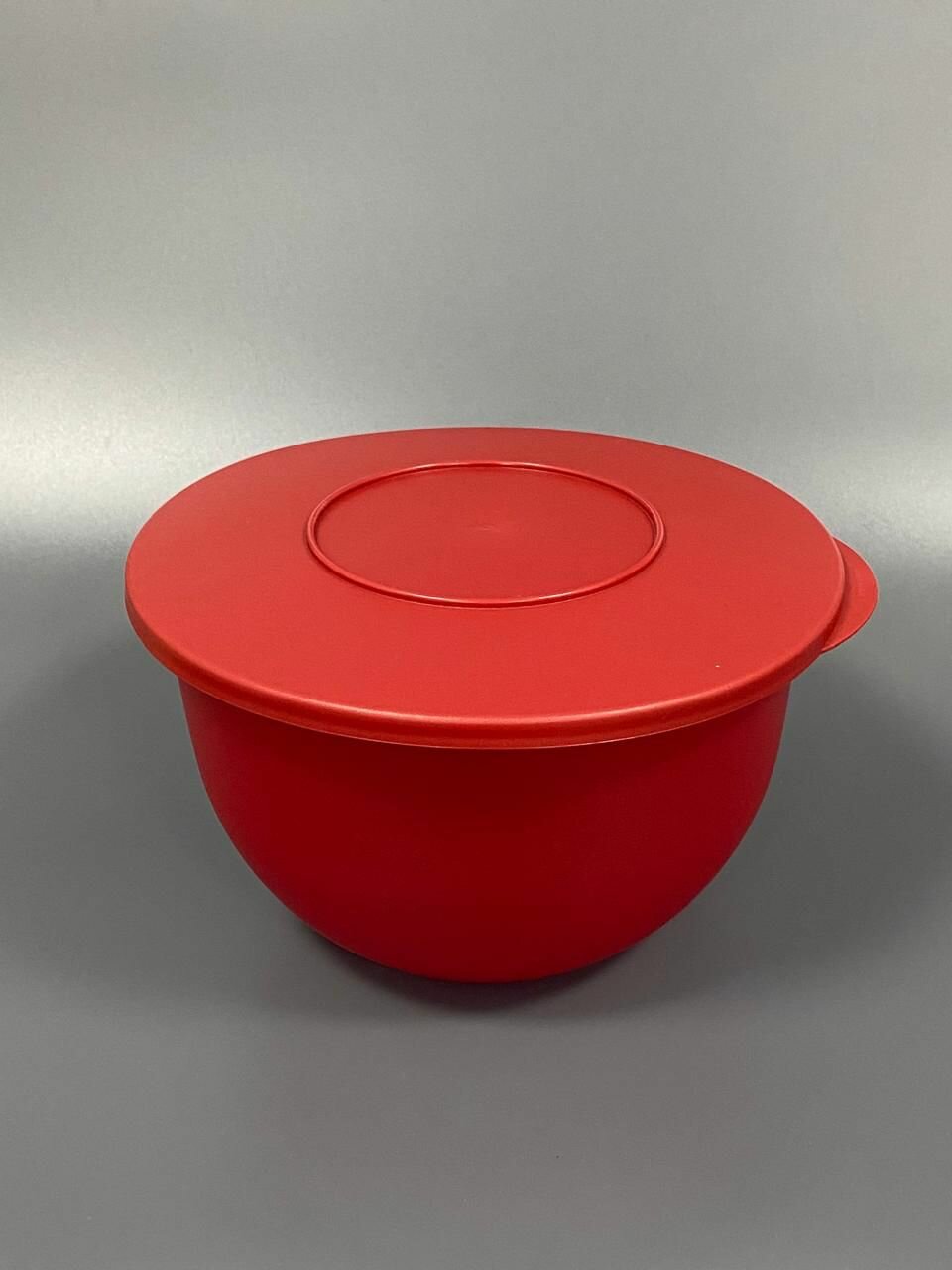 Чаша Tupperware "Очарование", 2,5л, герметичная крышка в комплекте, красная