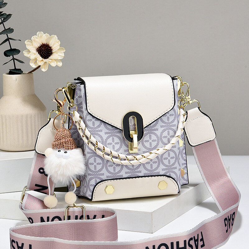 Легкая роскошная сумка через плечо, большая вместимость, мобильный телефон, высококачественный стиль для лета 2025 года, корейская версия, универсальная простая сумка через плечо