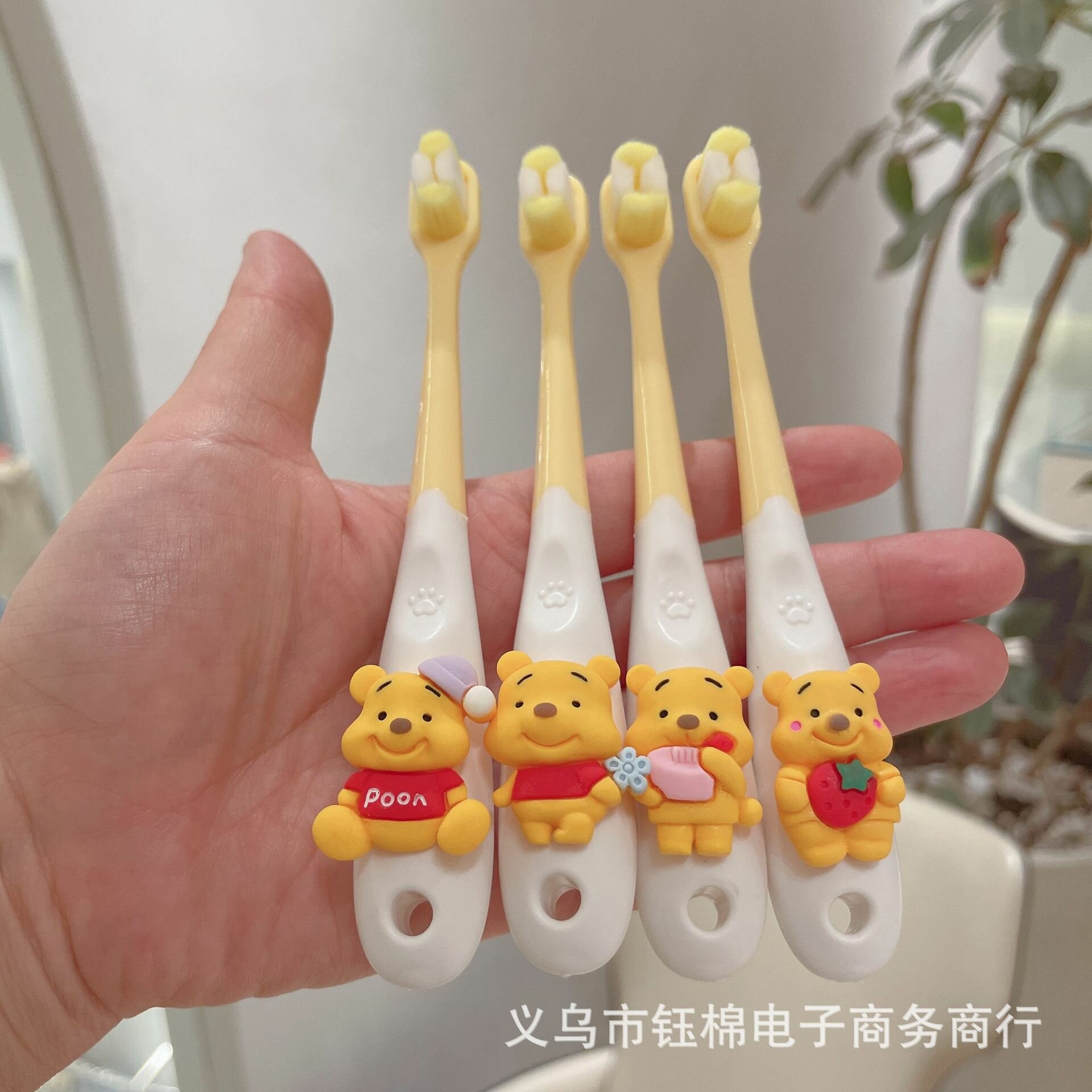 2026 Новейшая 4-пакетная модель детской зубной щетки с мягкими щетинками для детей 3-6 лет и 6-12 лет, начинающая зубная щетка для малышей с 10 000 щетинками