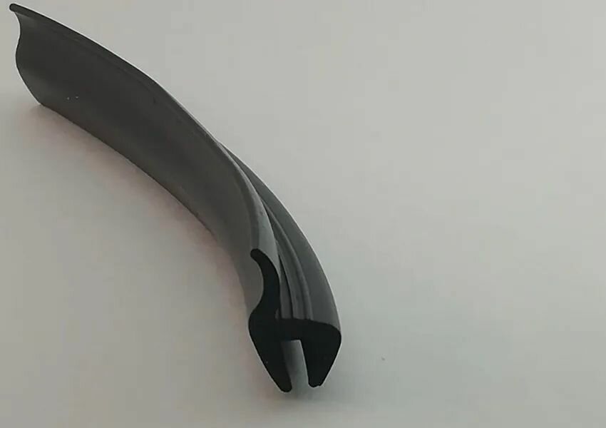 Уплотнитель автомобильный кромки лобового стекла 1.3 м, молдинг для автомобиля универсальный