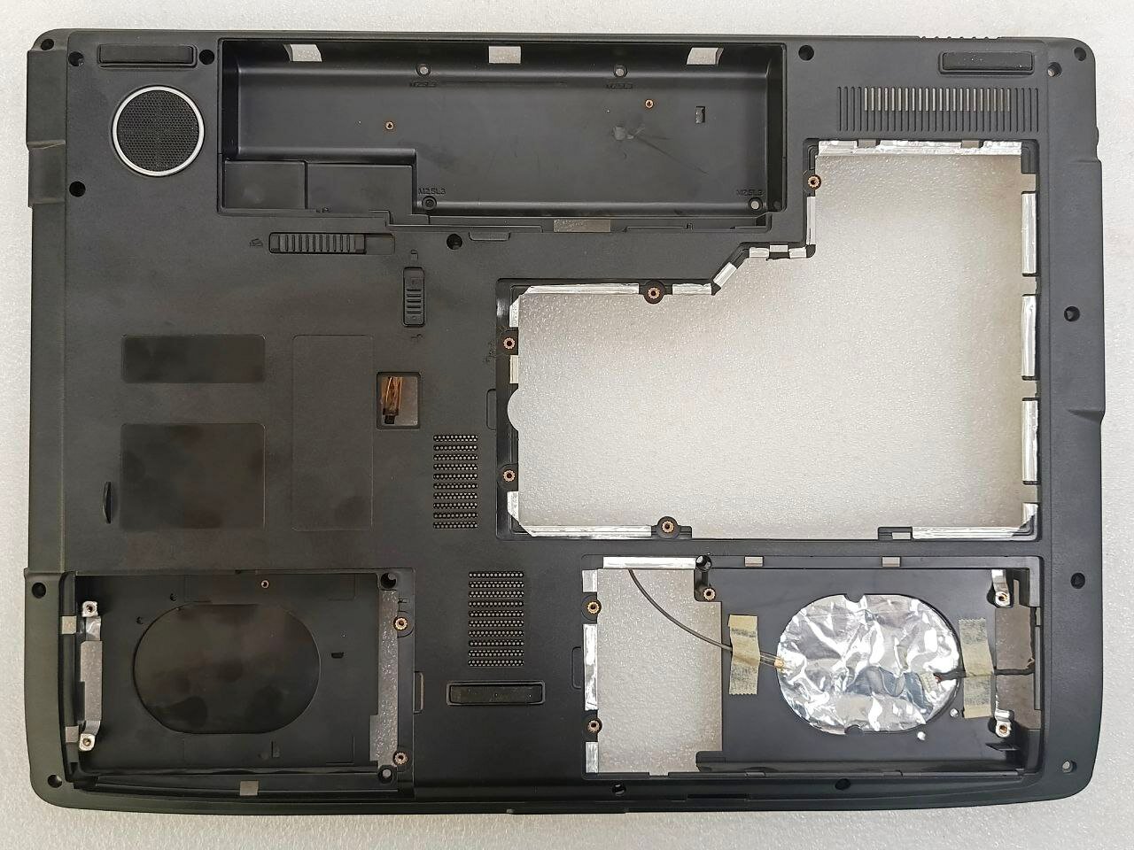 DZC33ZY6BATN300 Нижняя часть корпуса для ноутбука Acer Aspire 7730