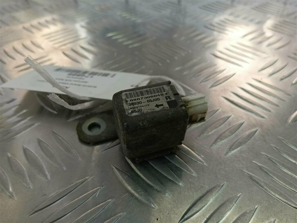 Датчик удара (AIR BAG) Б/У для SUZUKI Grand Vitara II (2005—2008) 3893065J00