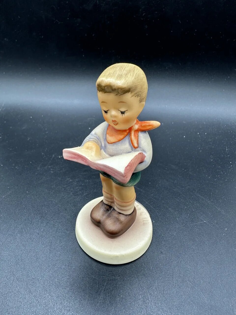 Статуэтка Прилежный ученик фарфор Hummel Goebel