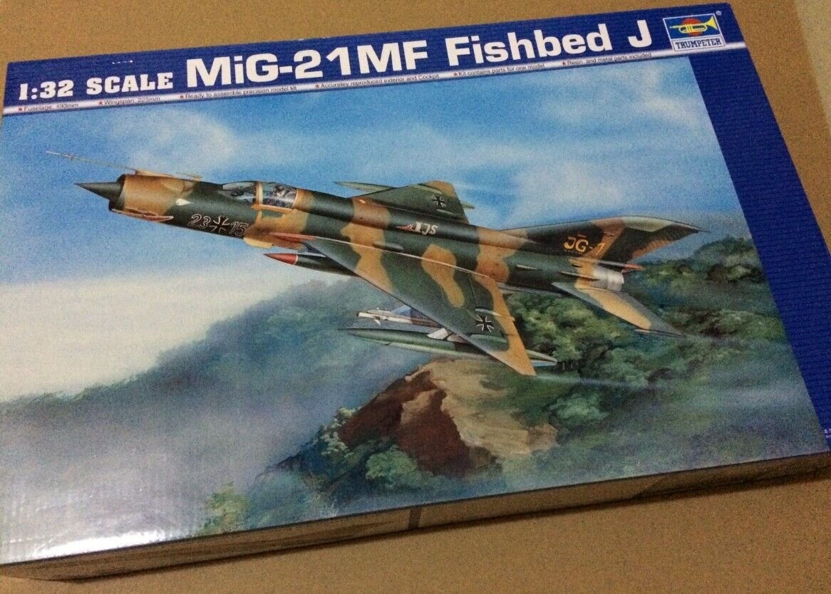 Trumpeter 02218 1/32 MIG-21MF Fishbed J сборная модель самолета