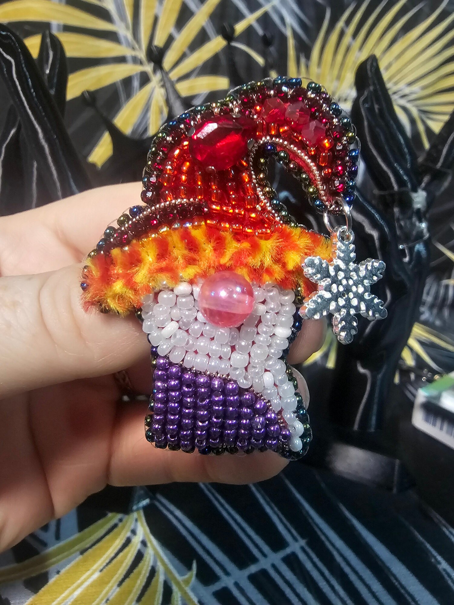 Брошь, стразы