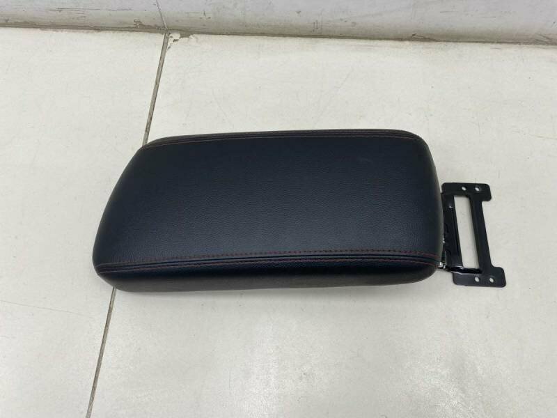 Подлокотник Kia Optima 4 JF 2015 кат.номер: 84660D4000FD4