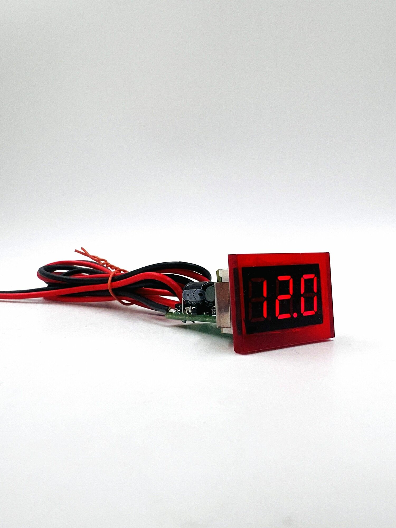 Индикатор напряжения бортовой сети (вольтметр) VW Polo цифровой