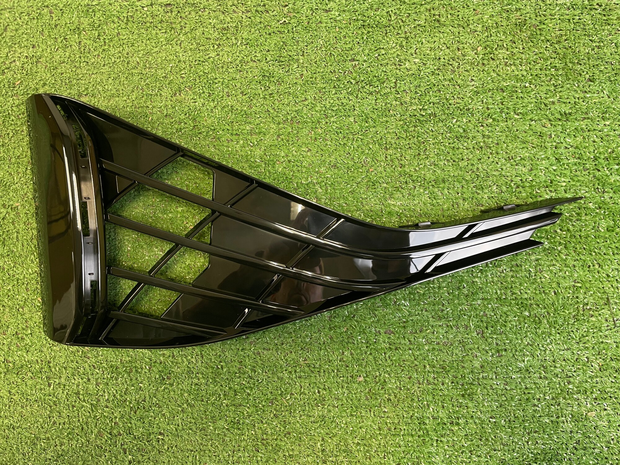 Voyah Решетка переднего бампера левая нижняя Voyah Free