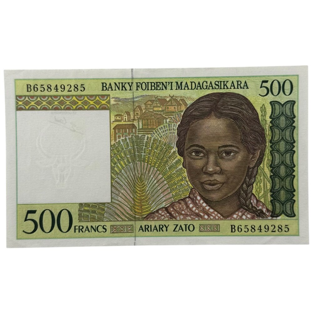 Мадагаскар 500 франков (100 ариари) 1996-2004 гг. (Подпись Ravelojaona) (Серия B)
