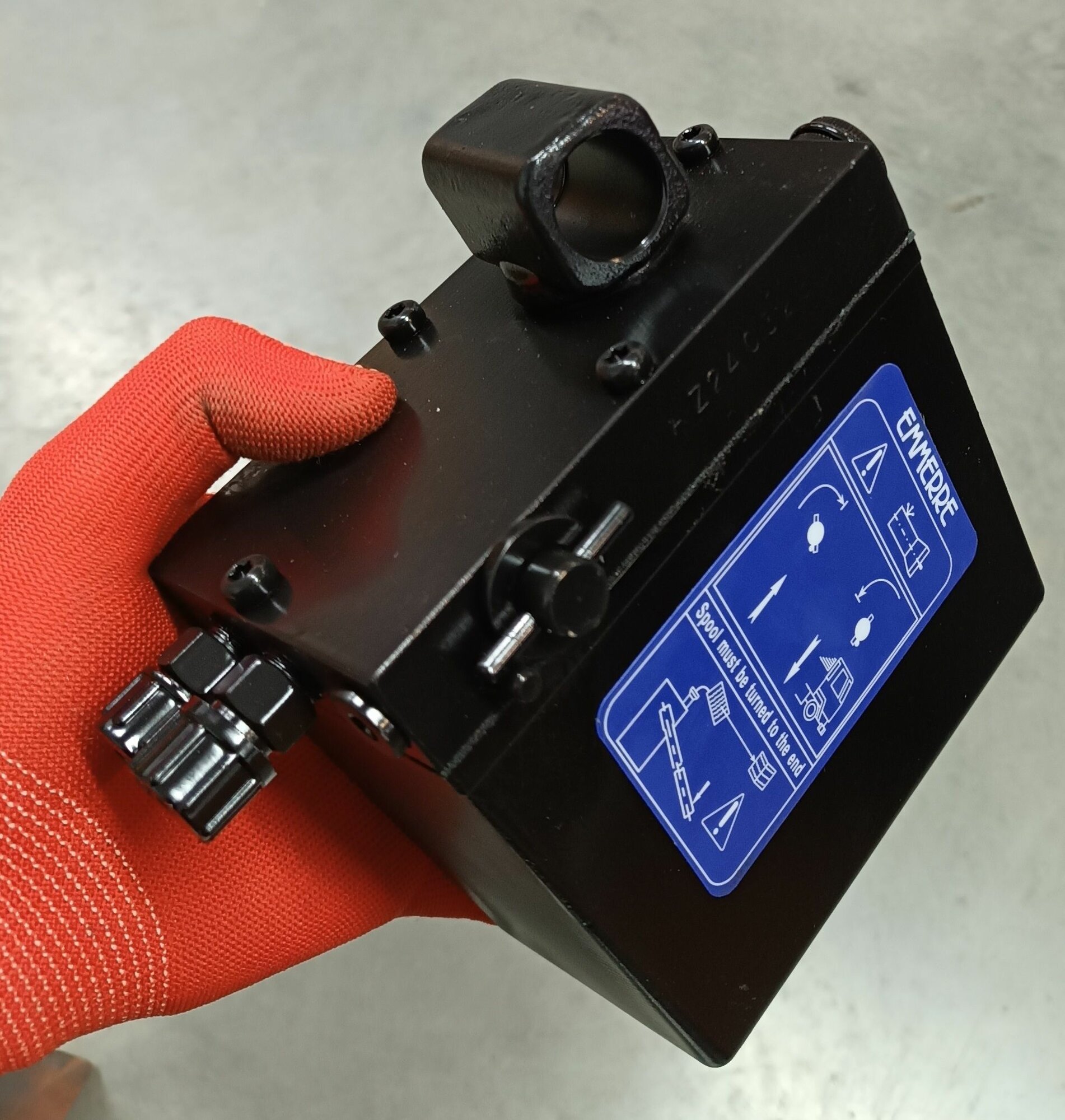 Насос подъема кабины без гидрозамков DAF XF95/105. 65/75/85CF. LF55. CF65. CF75/IV. CF85/IV , арт. 974991 Emmerre