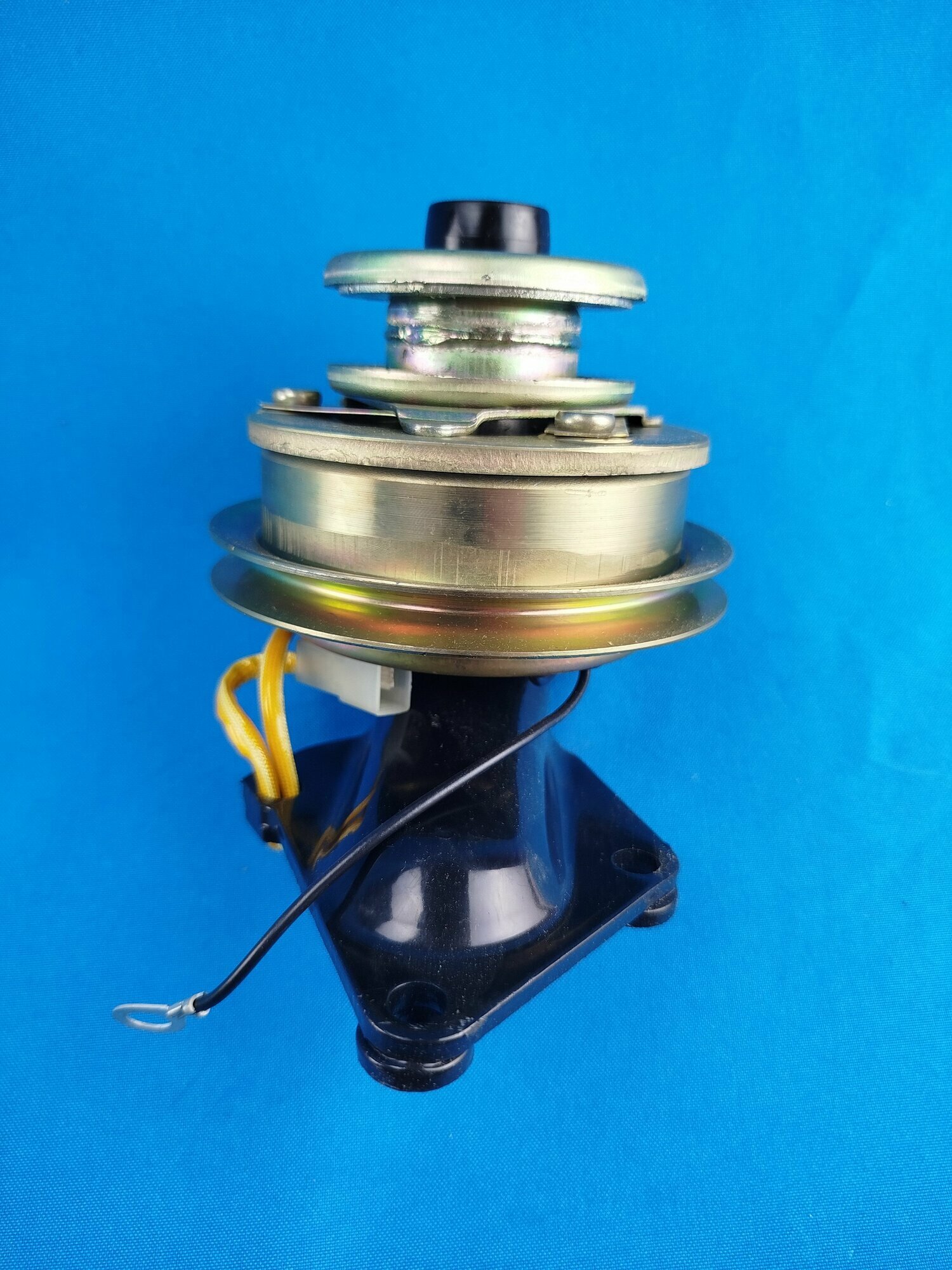 Муфта электромагнитная "LUZAR" для автомобилей ГАЗель-Бизнес, Соболь дв. УМЗ (шкив 10мм)