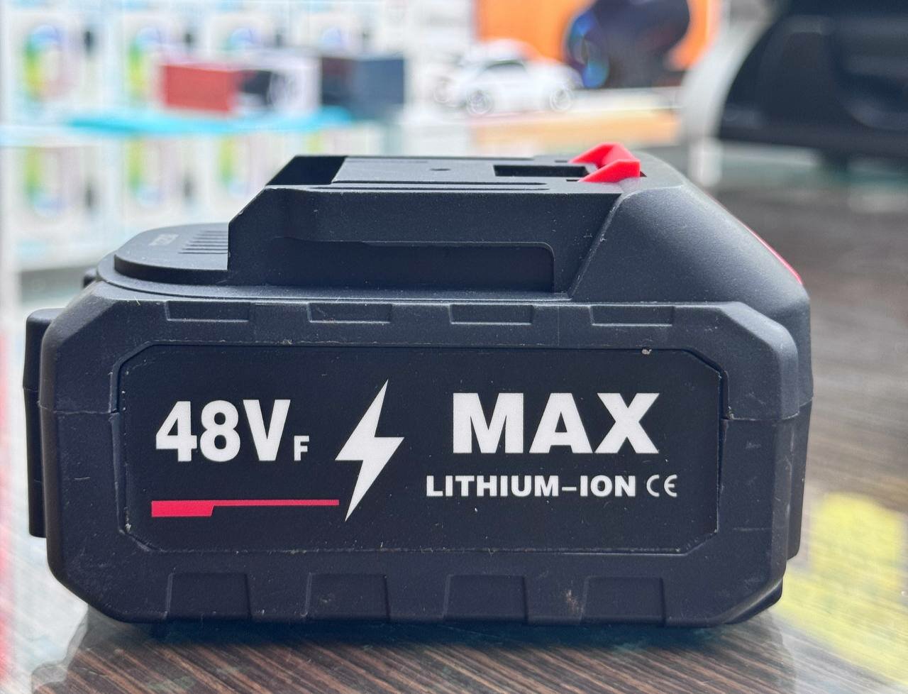 Аккумулятор для инструмента (сучкорез, секатор, мойка, пила, воздуходувка, триммер, ушм)