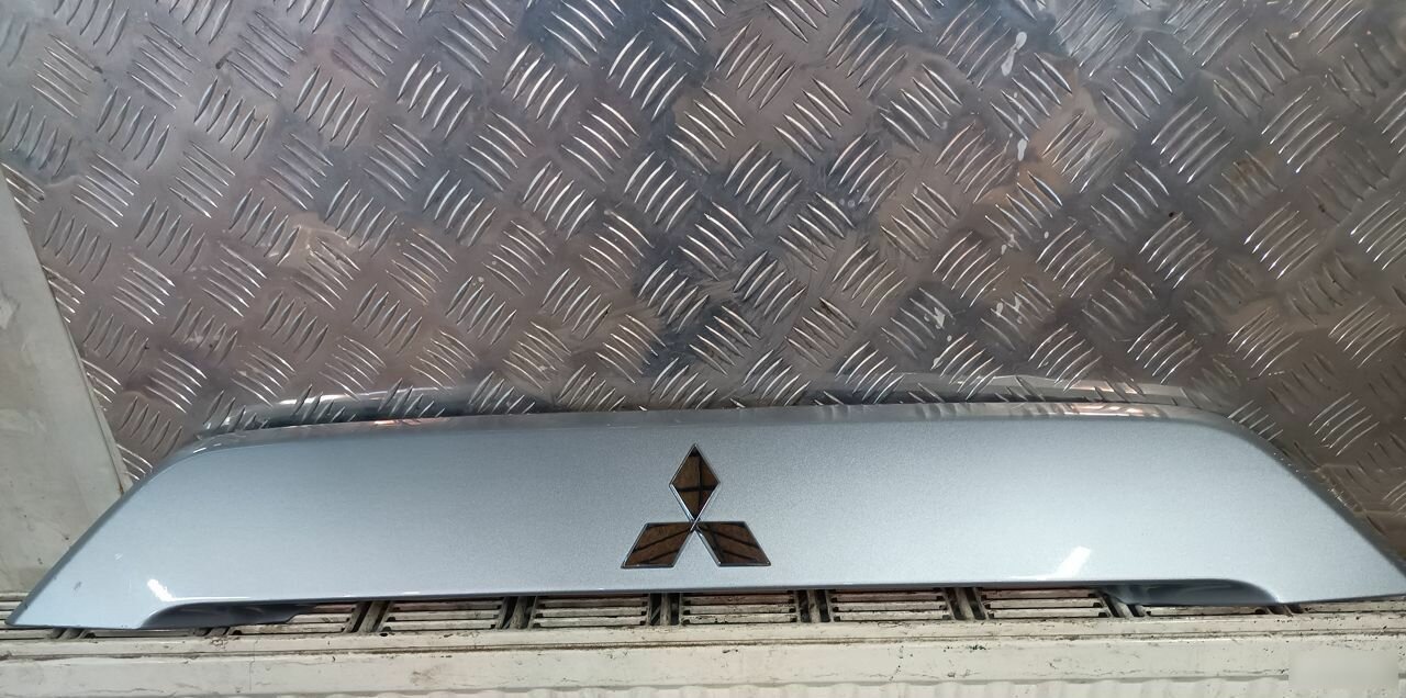 Молдинг на дверь Митцубиси Аутлендер Mitsubishi Ou 5817A022