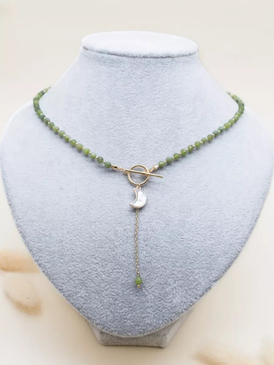 Колье, перламутр, нефрит