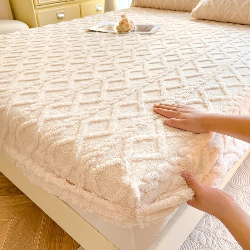 Бежевая простыня на резинке 90x200x25 см