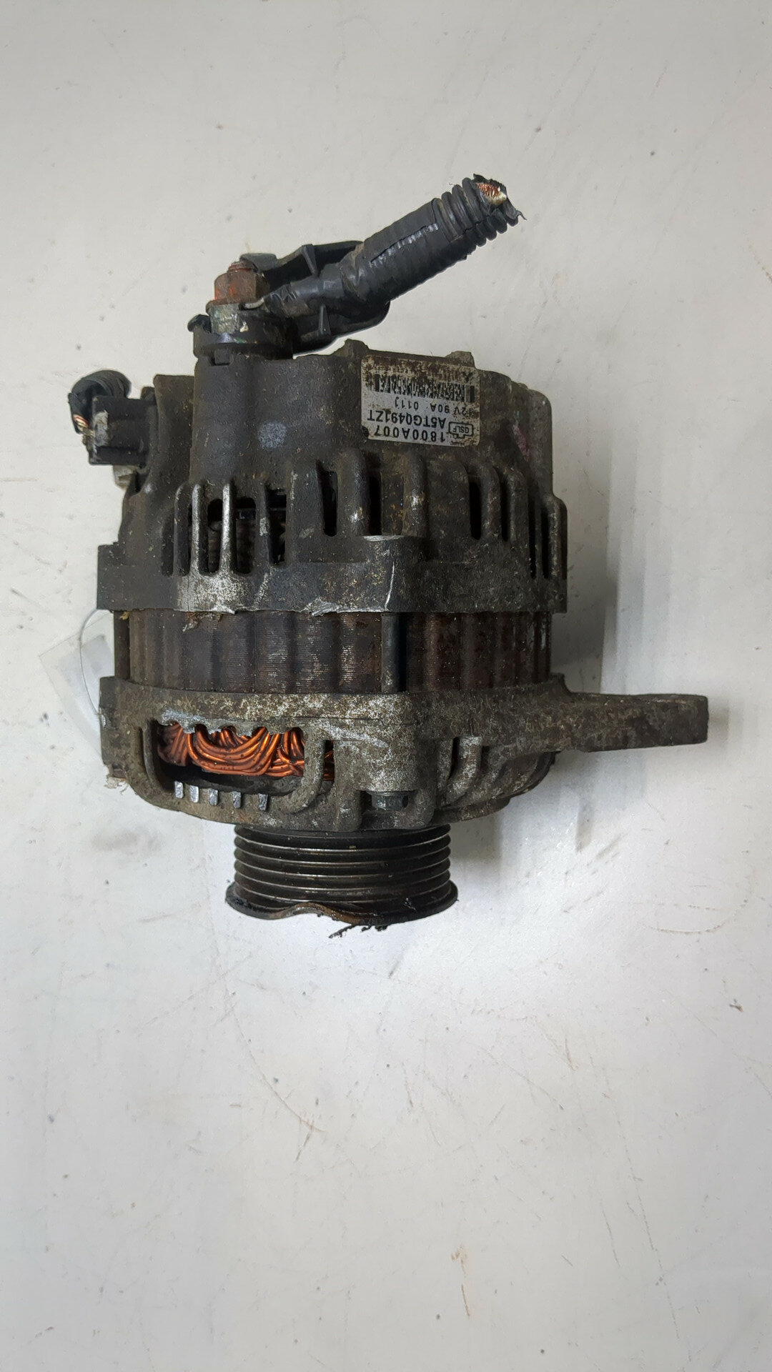 Генератор Mitsubishi L200 Б/У