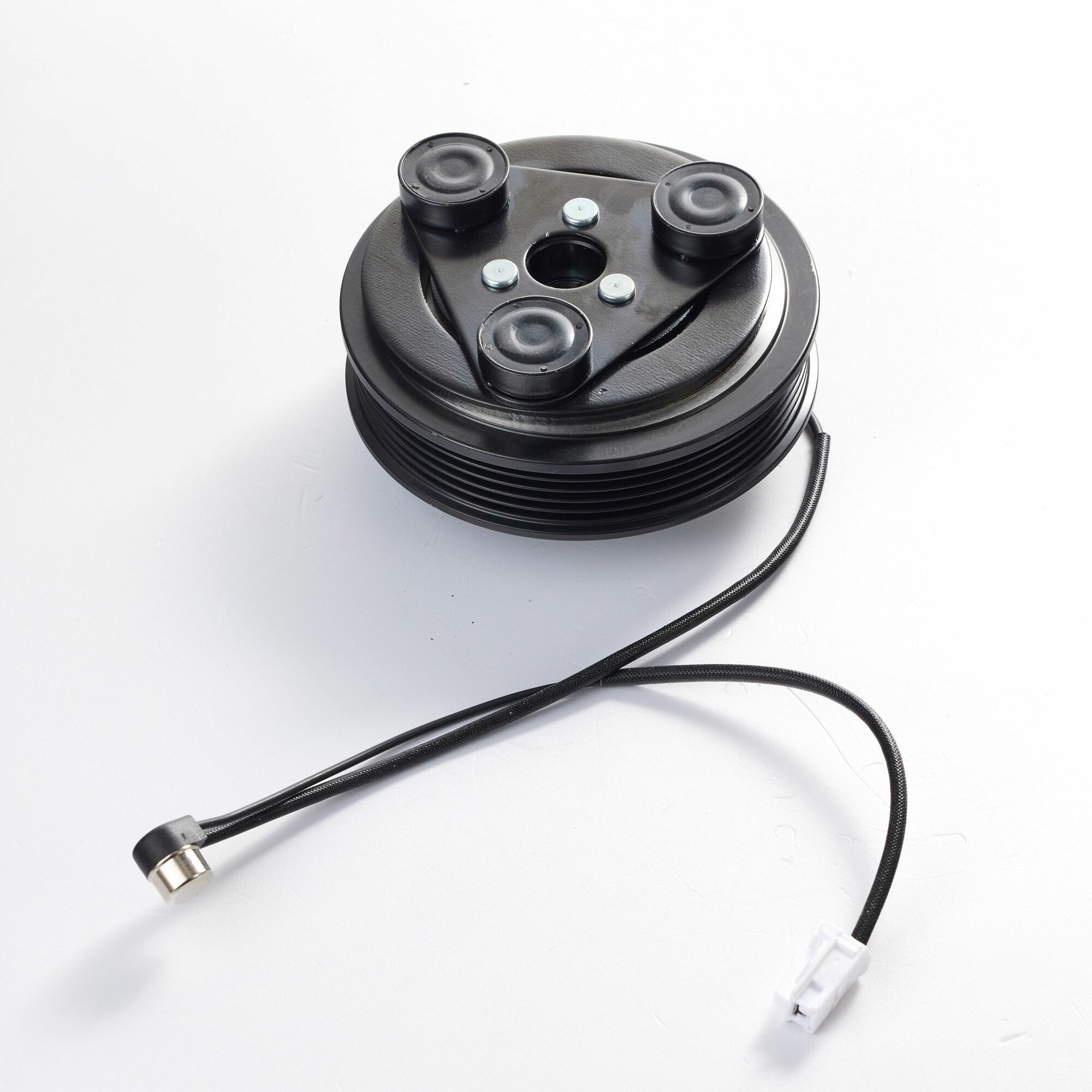 Муфта компрессора кондиционера Mazda 3 (BK), Mazda 5 (CR) 2.0L МКПП (Арт.1606M)