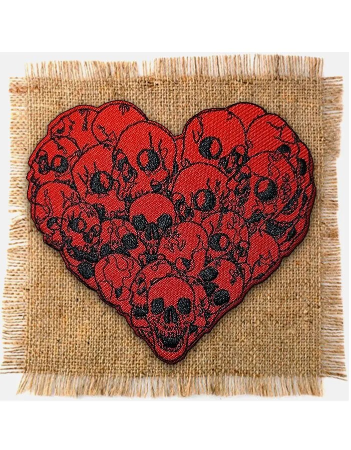 Байкерская нашивка шеврон термоклей, заплатка сердце черепа 8.8х8.0см (№413)