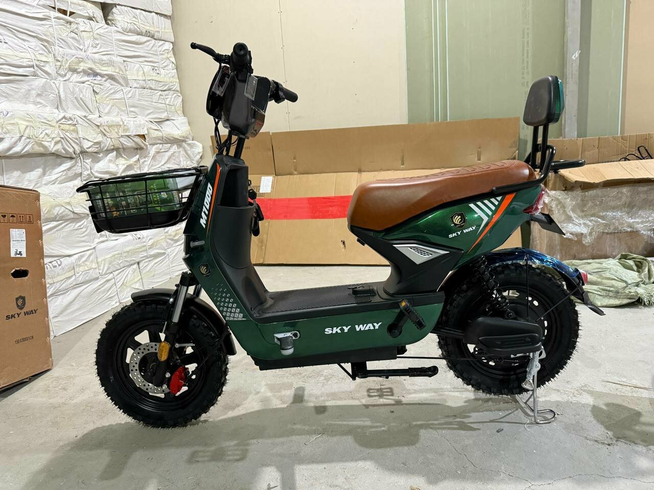 Электро скутер мопед с педалями SKY WAY M1000 samurai 1200wat литий аккамулятор R16 грязевая