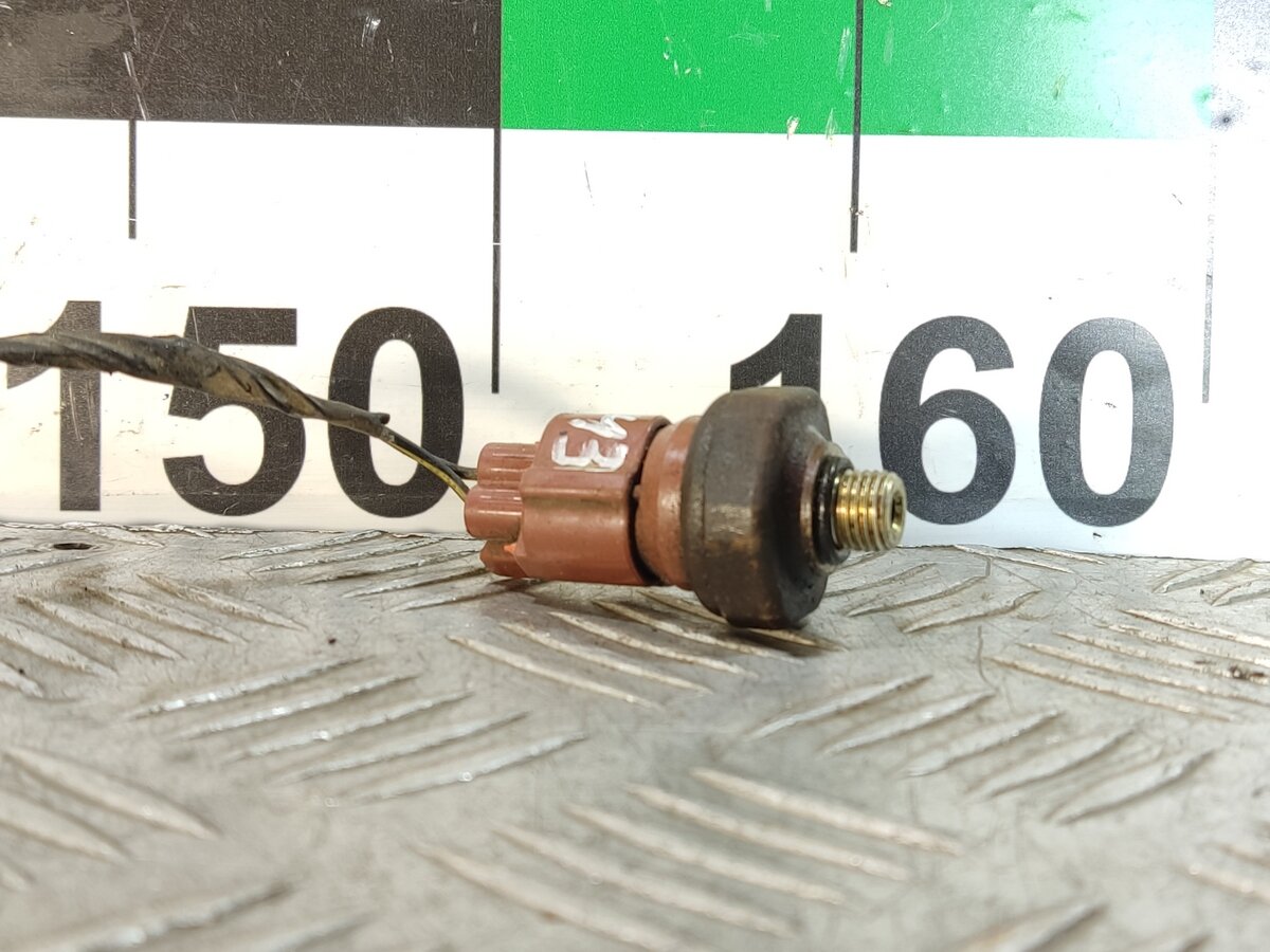 Датчик давления масла MITSUBISHI Lancer 9 MD138993