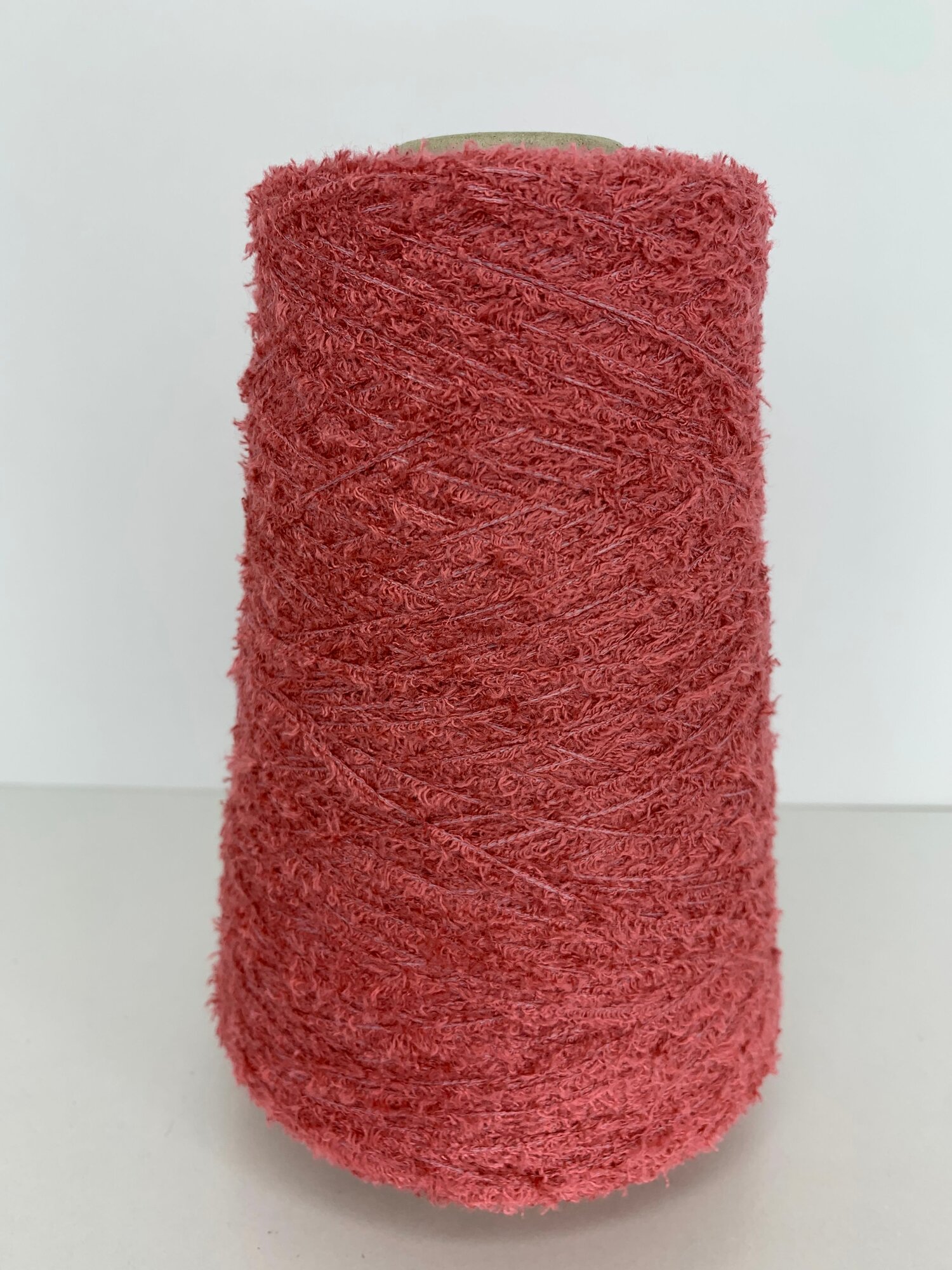 TABU - Lineapiu; 82% вискоза, 18% п/а; 650м/100гр; травка; цвет: помадная роза; вес: 250гр; italyyarn